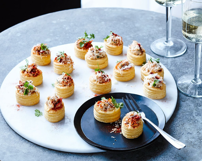 Beetroot Hummus Vol-au-vent – canape.ae